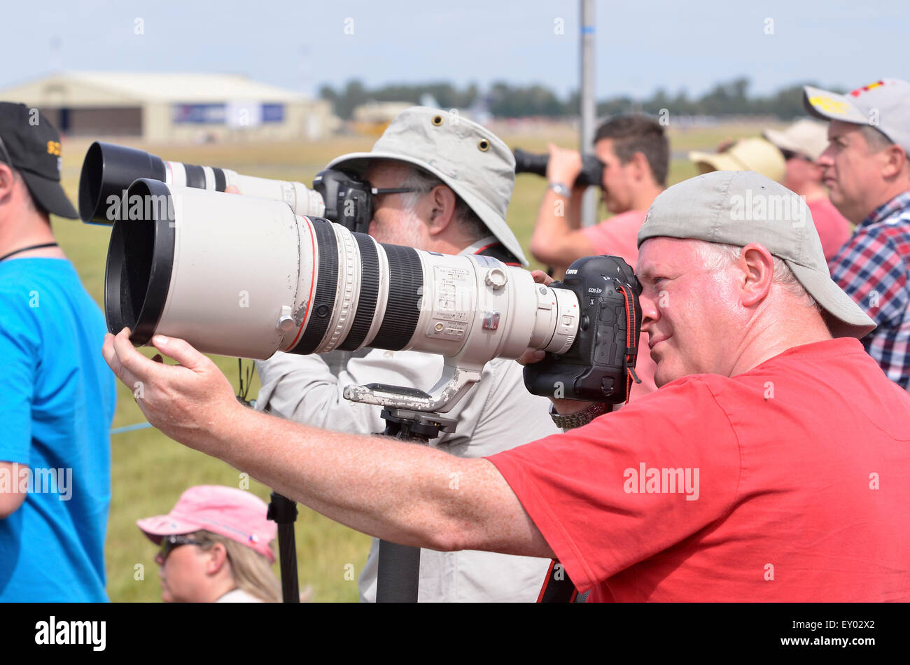 Camera toting aircraft enthusiasts riat 2015 hi-res stock photography ...