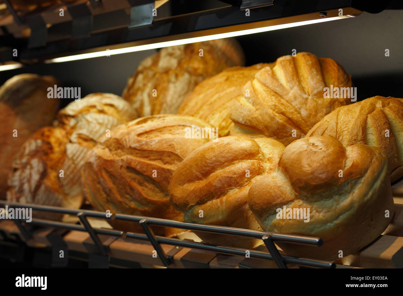 Bread store hi-res stock photography and images - Alamy
