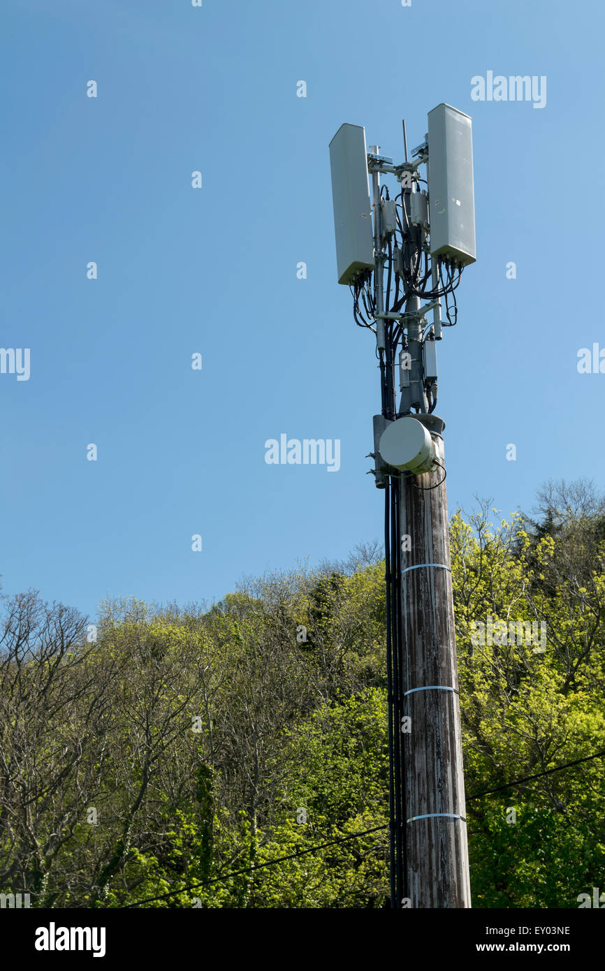 Mobile phone Macrocell communications mast Stock Photo - Alamy