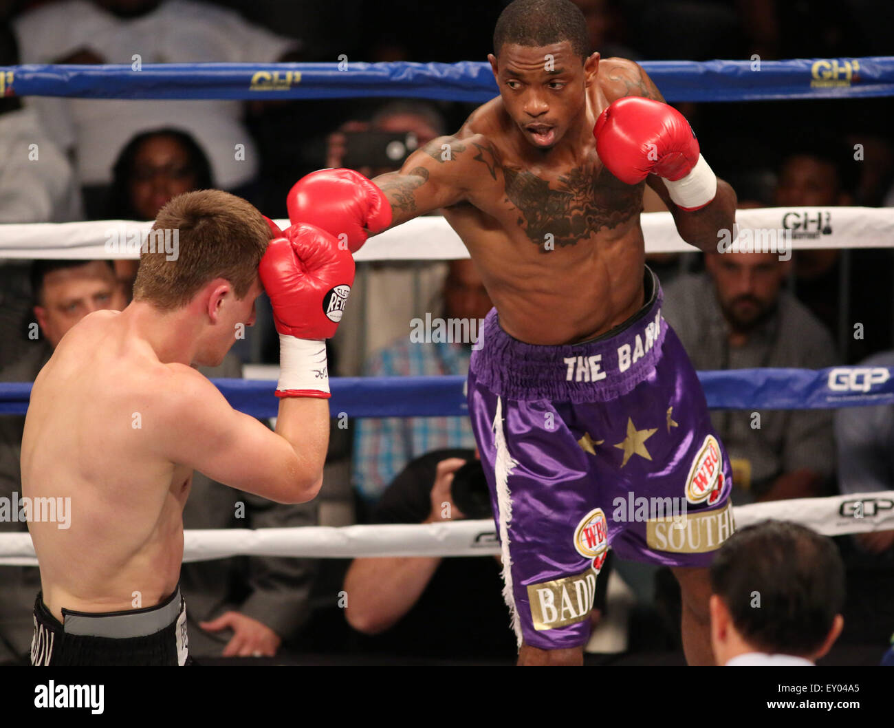 Bethlehem, Pennsylvania, USA. 17th July, 2015. DERRICK WEBSTER (purple ...