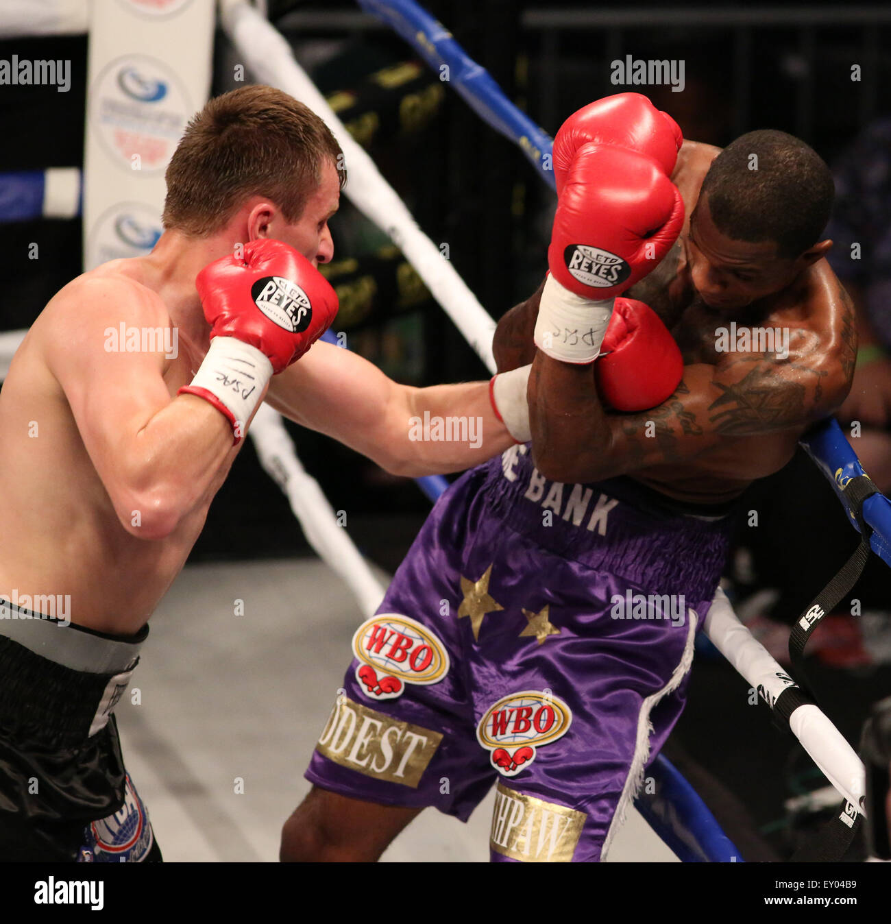 Bethlehem, Pennsylvania, USA. 17th July, 2015. DERRICK WEBSTER (purple ...