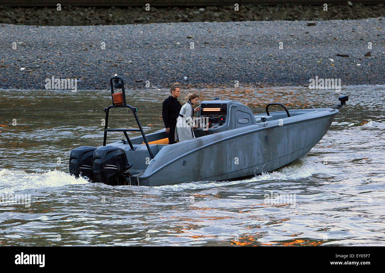 Filming for some of the final scenes of James Bond 'Spectre' take place ...
