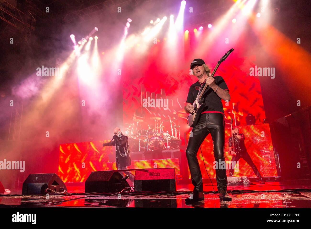 Travis scott live hi-res stock photography and images - Alamy