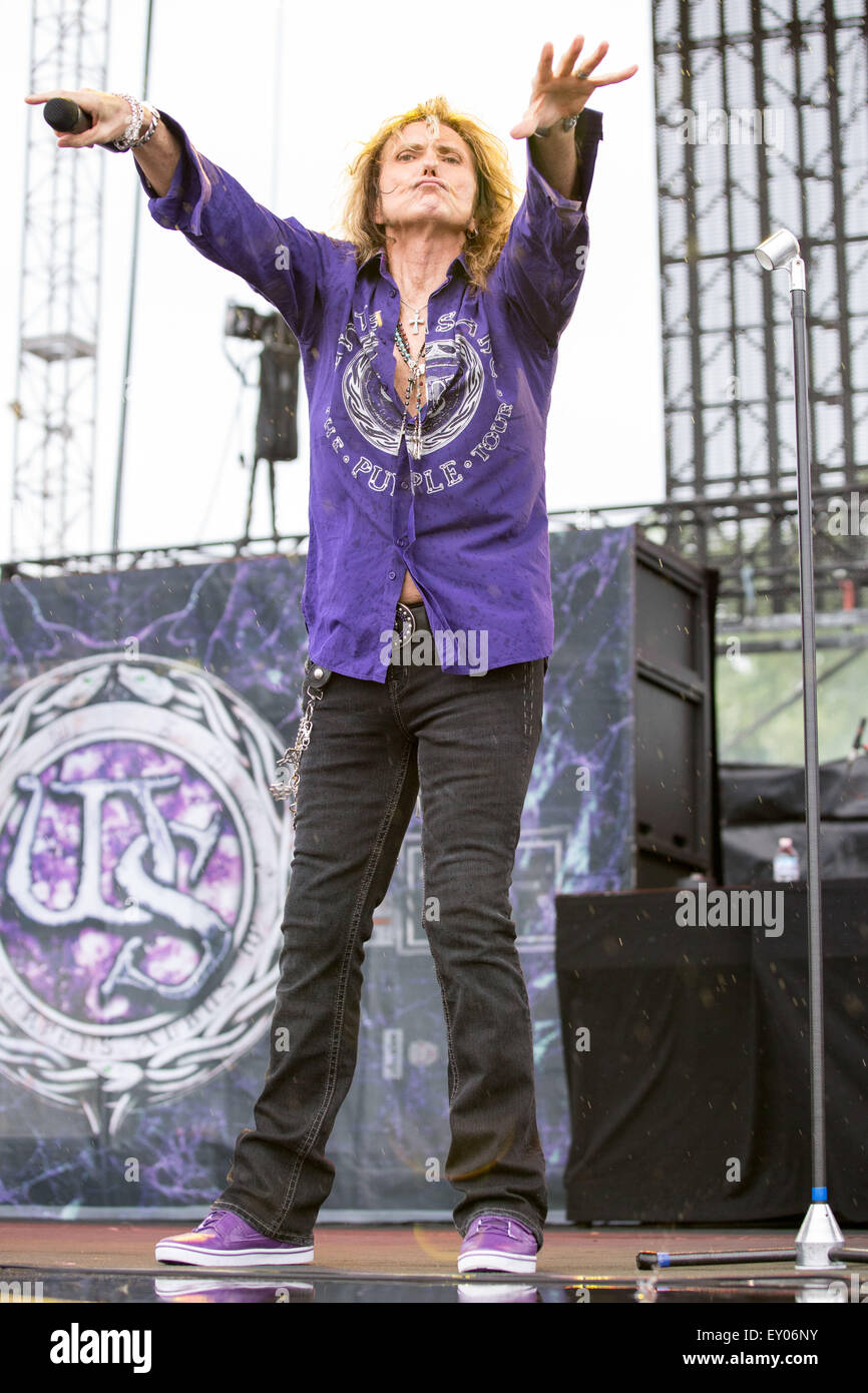 Whitesnake singer david coverdale performs hi-res stock photography and ...