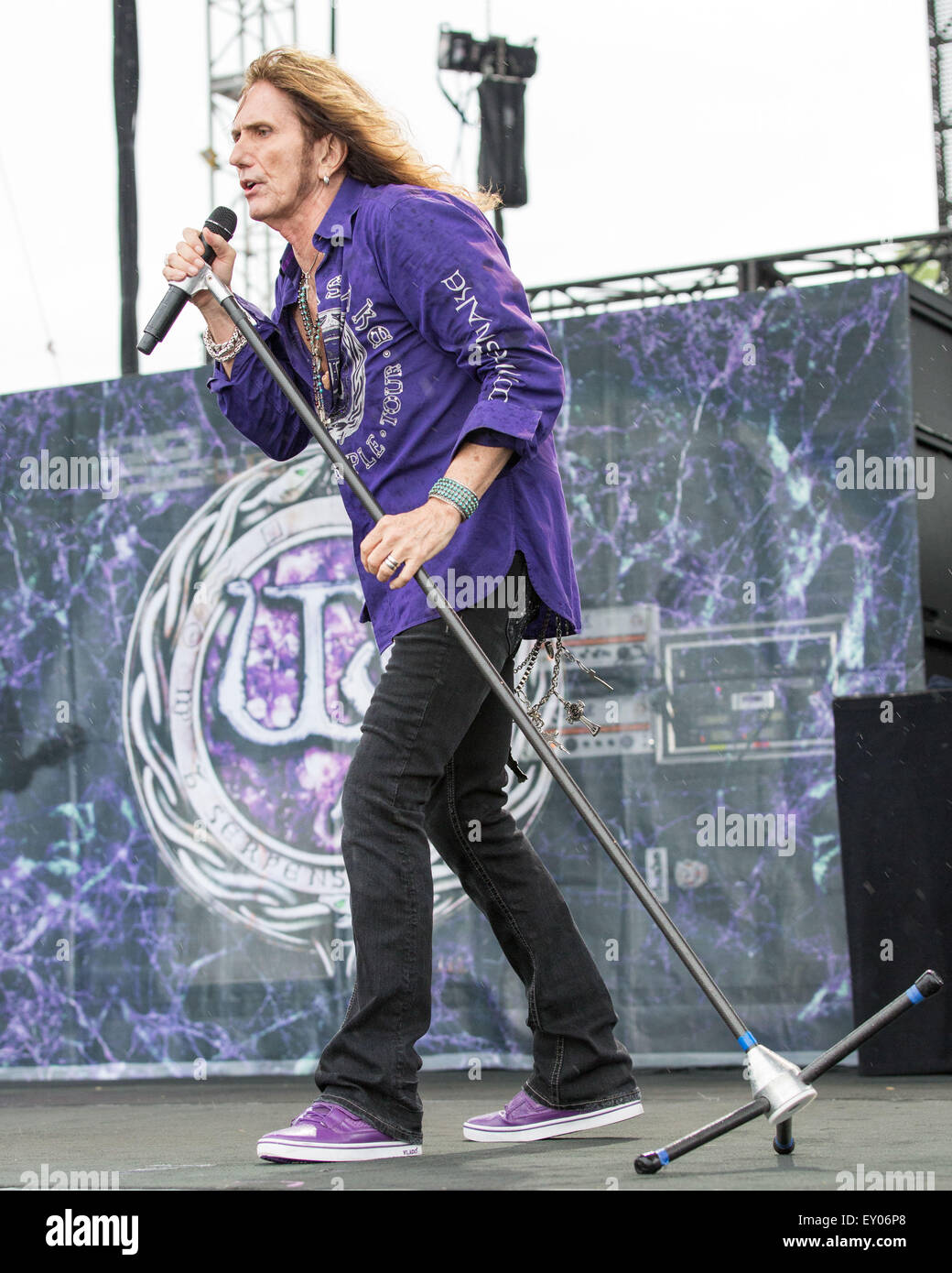 Whitesnake singer david coverdale performs hi-res stock photography and ...