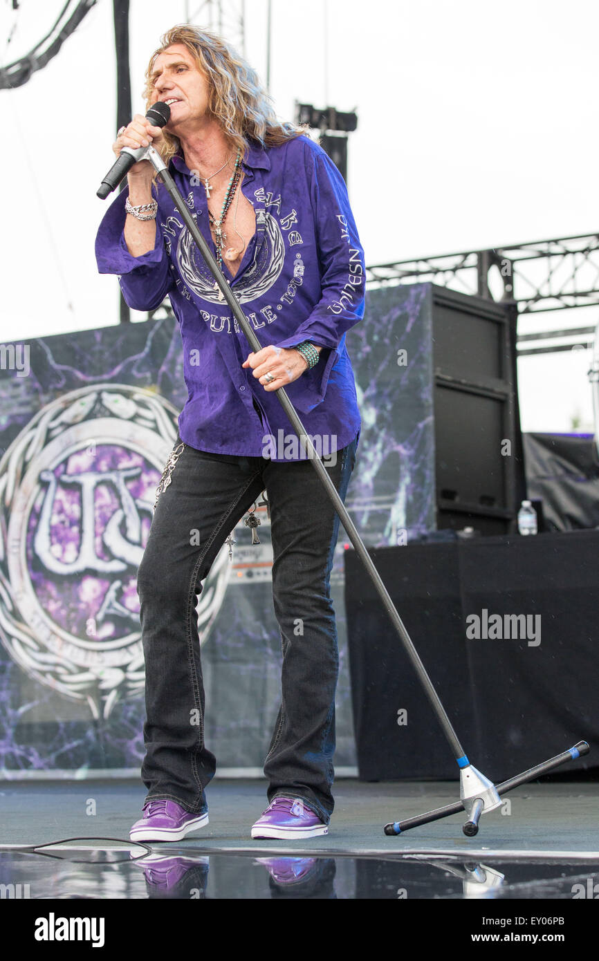 Whitesnake singer david coverdale performs hi-res stock photography and ...