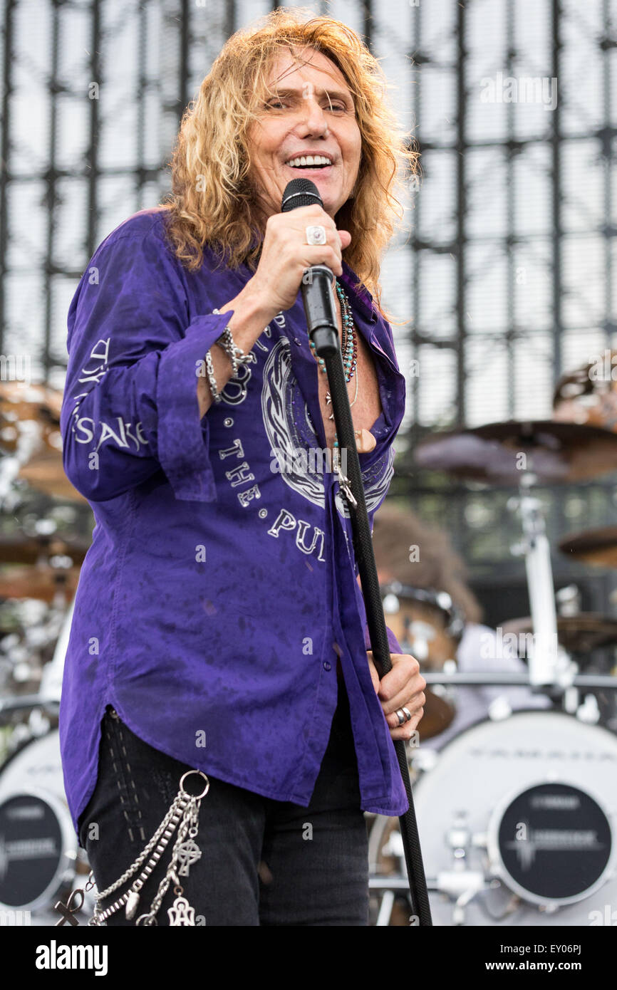 Oshkosh, Wisconsin, USA. 16th July, 2015. Singer DAVID COVERDALE of ...
