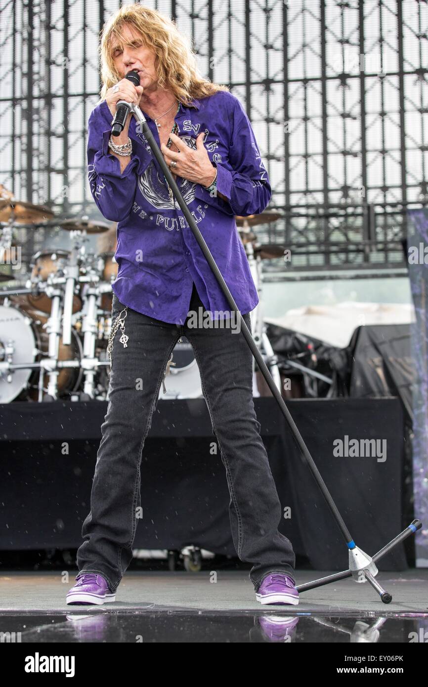 Oshkosh, Wisconsin, USA. 16th July, 2015. Singer DAVID COVERDALE of ...