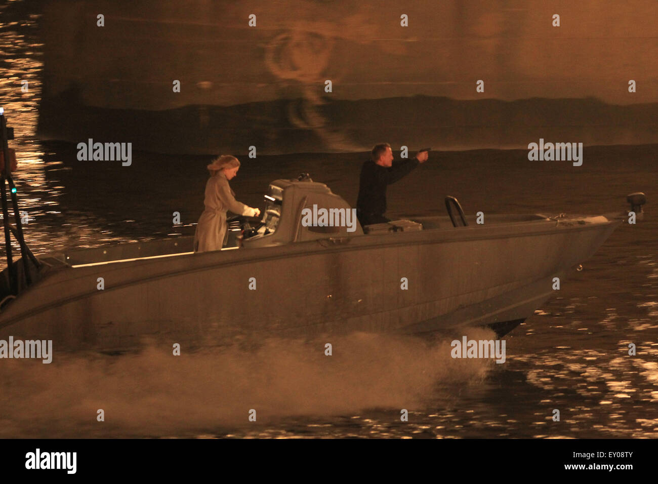 Filming for some of the final scenes of James Bond 'Spectre' take place ...