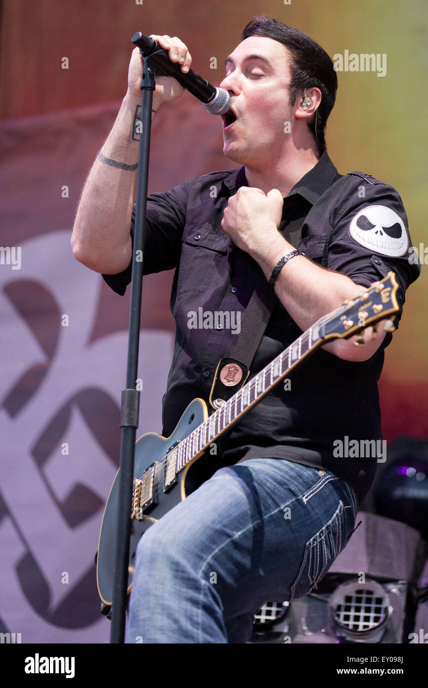 Benjamin burnley band breaking benjamin hi-res stock photography and ...