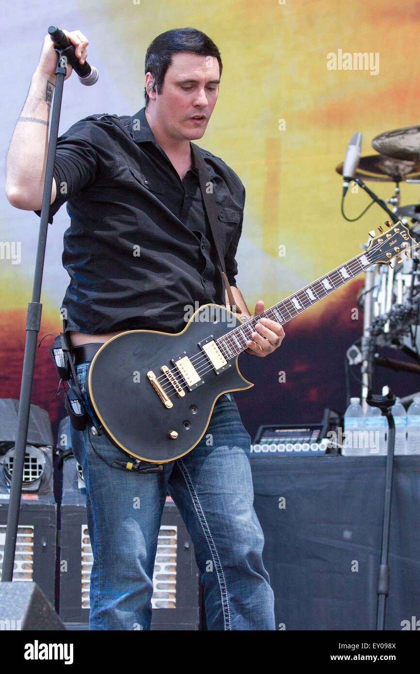 Benjamin burnley band breaking benjamin hi-res stock photography and ...