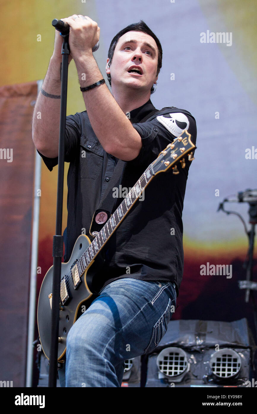 Benjamin burnley band breaking benjamin hi-res stock photography and ...