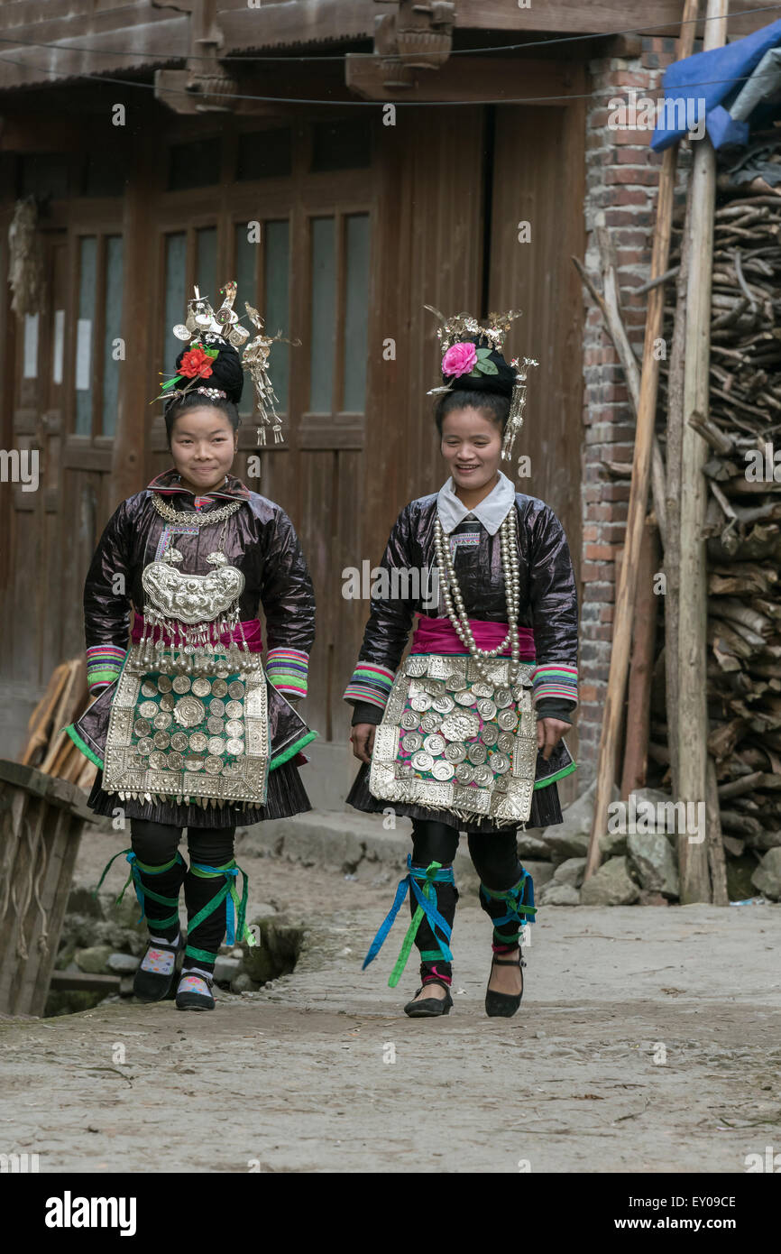 Traditional dong houses hi-res stock photography and images - Alamy