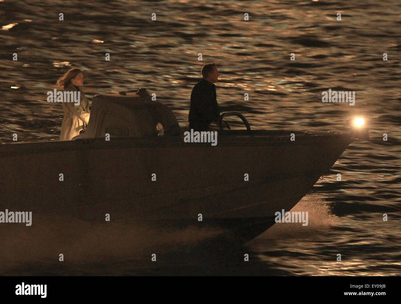 Filming for some of the final scenes of James Bond 'Spectre' take place ...