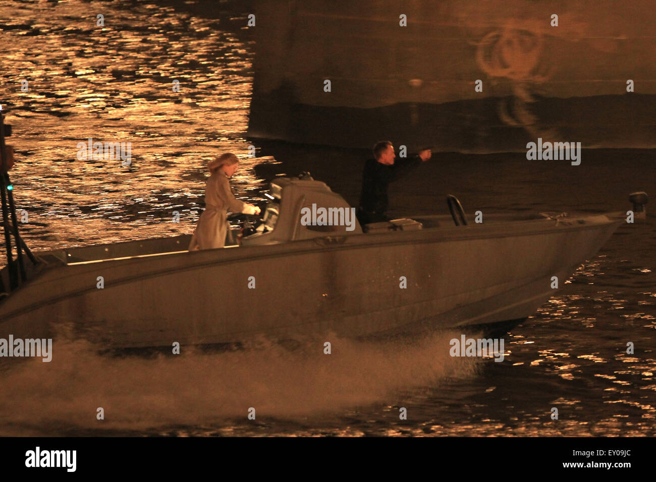 Filming for some of the final scenes of James Bond 'Spectre' take place ...