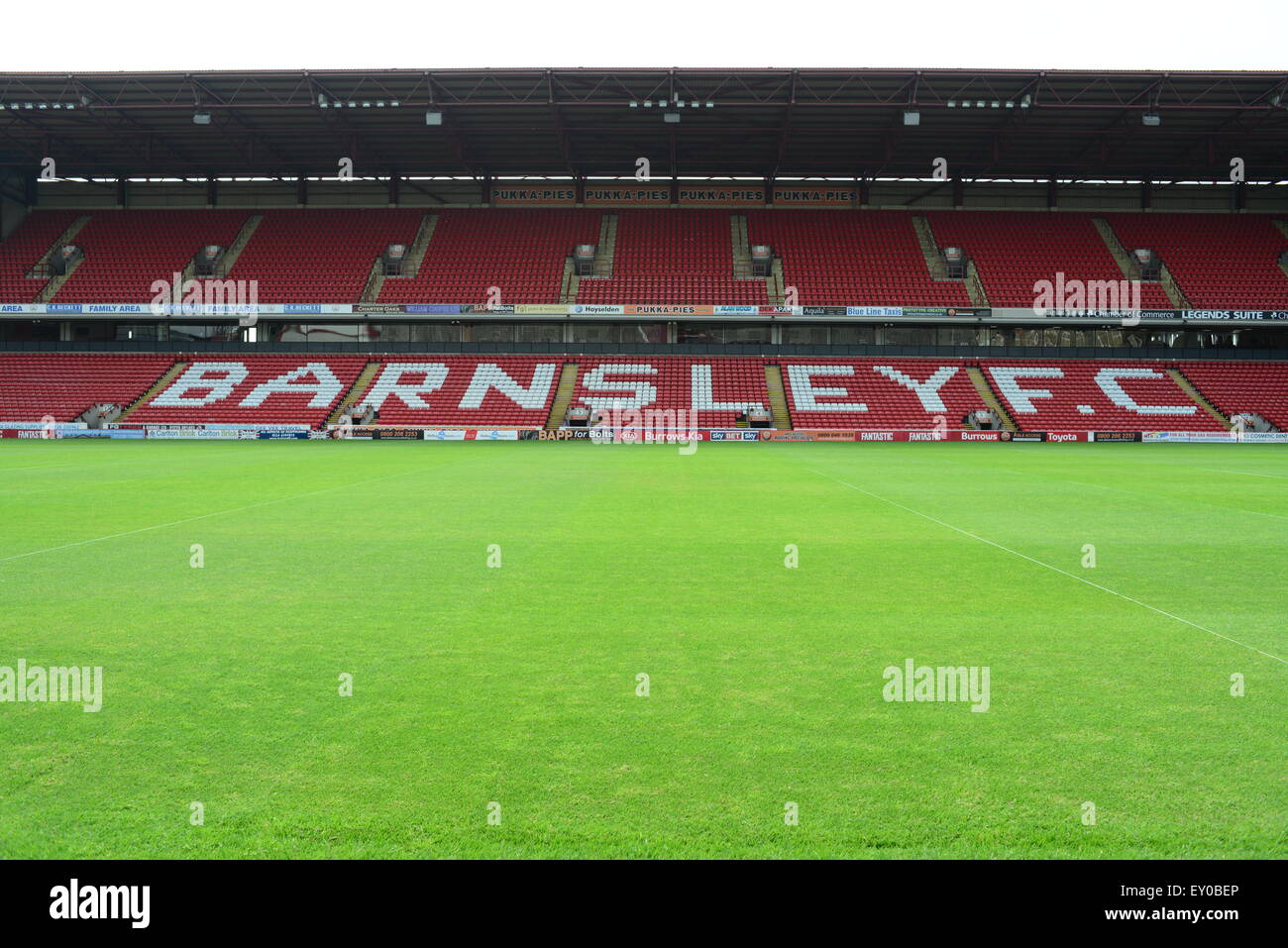 Barnsley fc hi-res stock photography and images - Alamy
