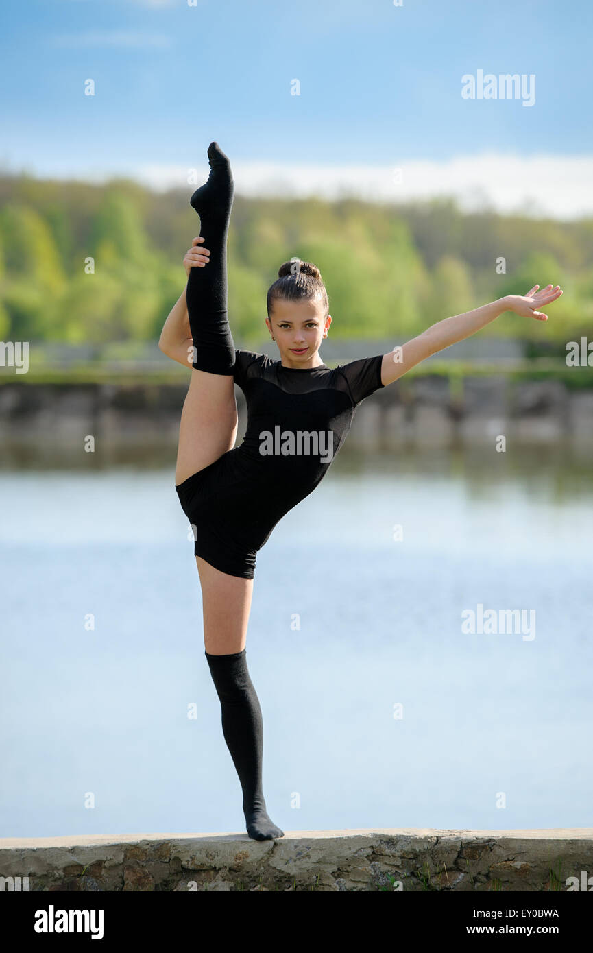 Leg split hi-res stock photography and images - Alamy