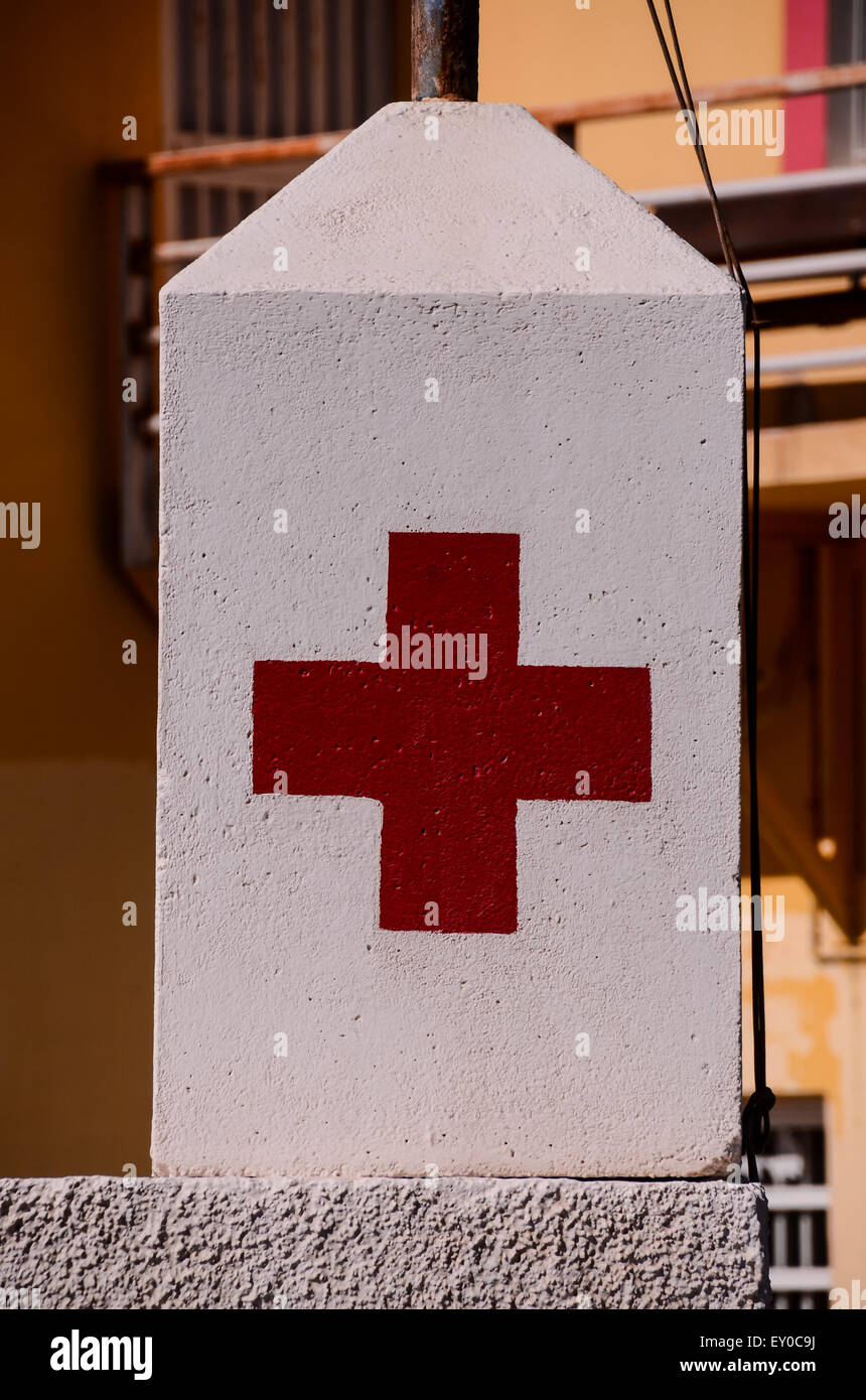 Red Cross Medical Sign Stock Photo - Alamy