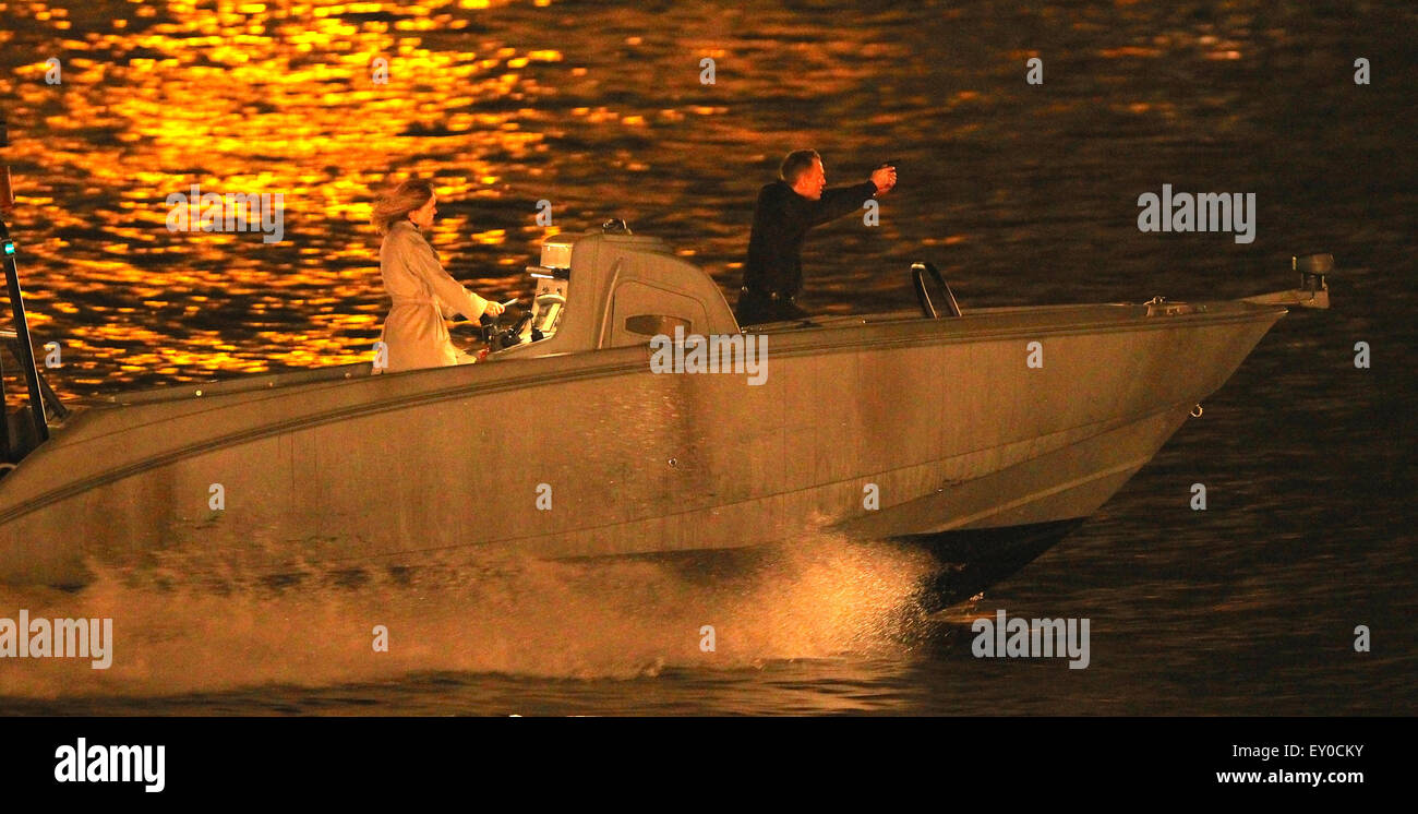 Filming for some of the final scenes of James Bond 'Spectre' take place ...