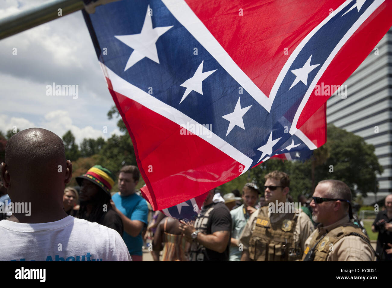 Columbia, South Carolina, USA. 18th July, 2015. Confederate flag waves ...