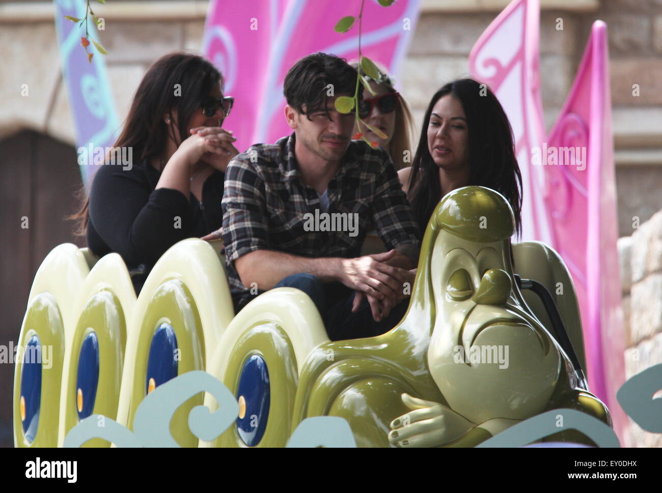 Pretty little liars janel parrish hi-res stock photography and images ...