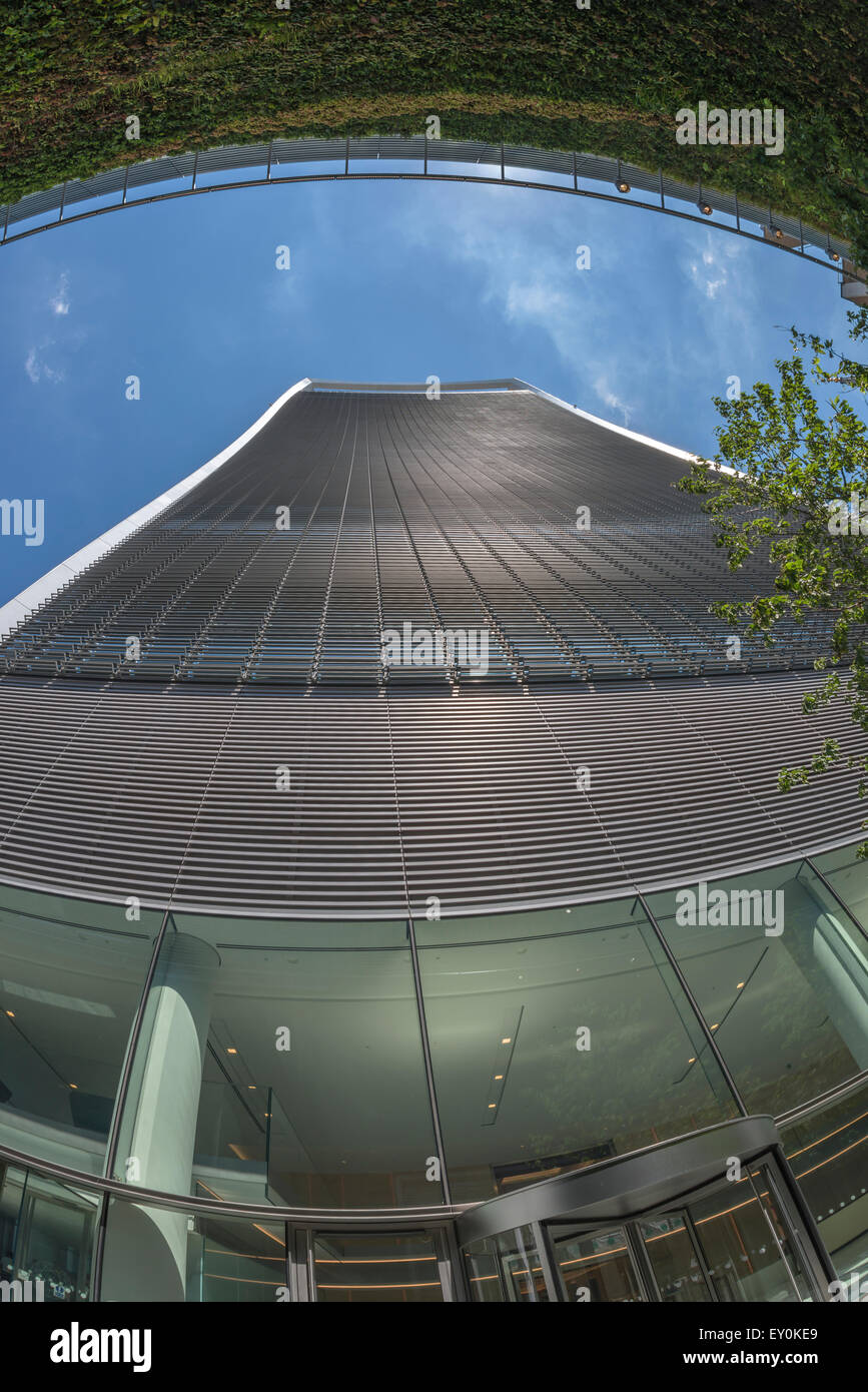 Upward view of tall office building hi-res stock photography and images ...