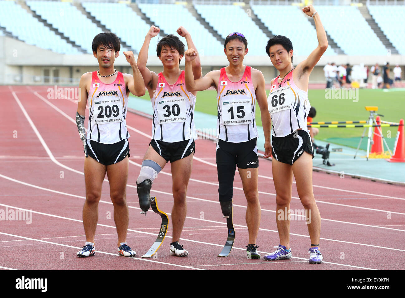 Yanmar Stadium Nagai, Osaka, Japan. 18th July, 2015. (L-R) Tomoki Tagawa, Keita Sato, Toru ...