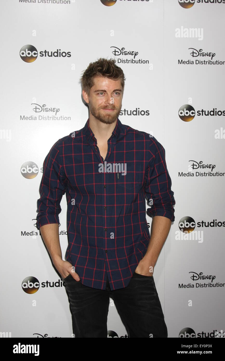 Luke mitchell hi-res stock photography and images - Alamy