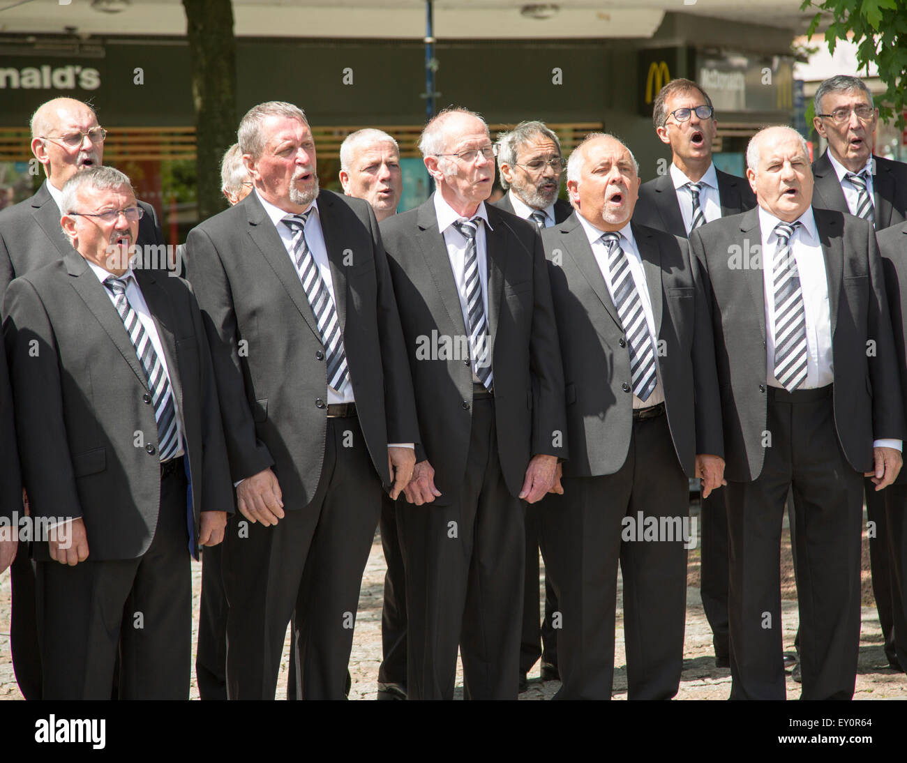 Welsh singers hi-res stock photography and images - Alamy