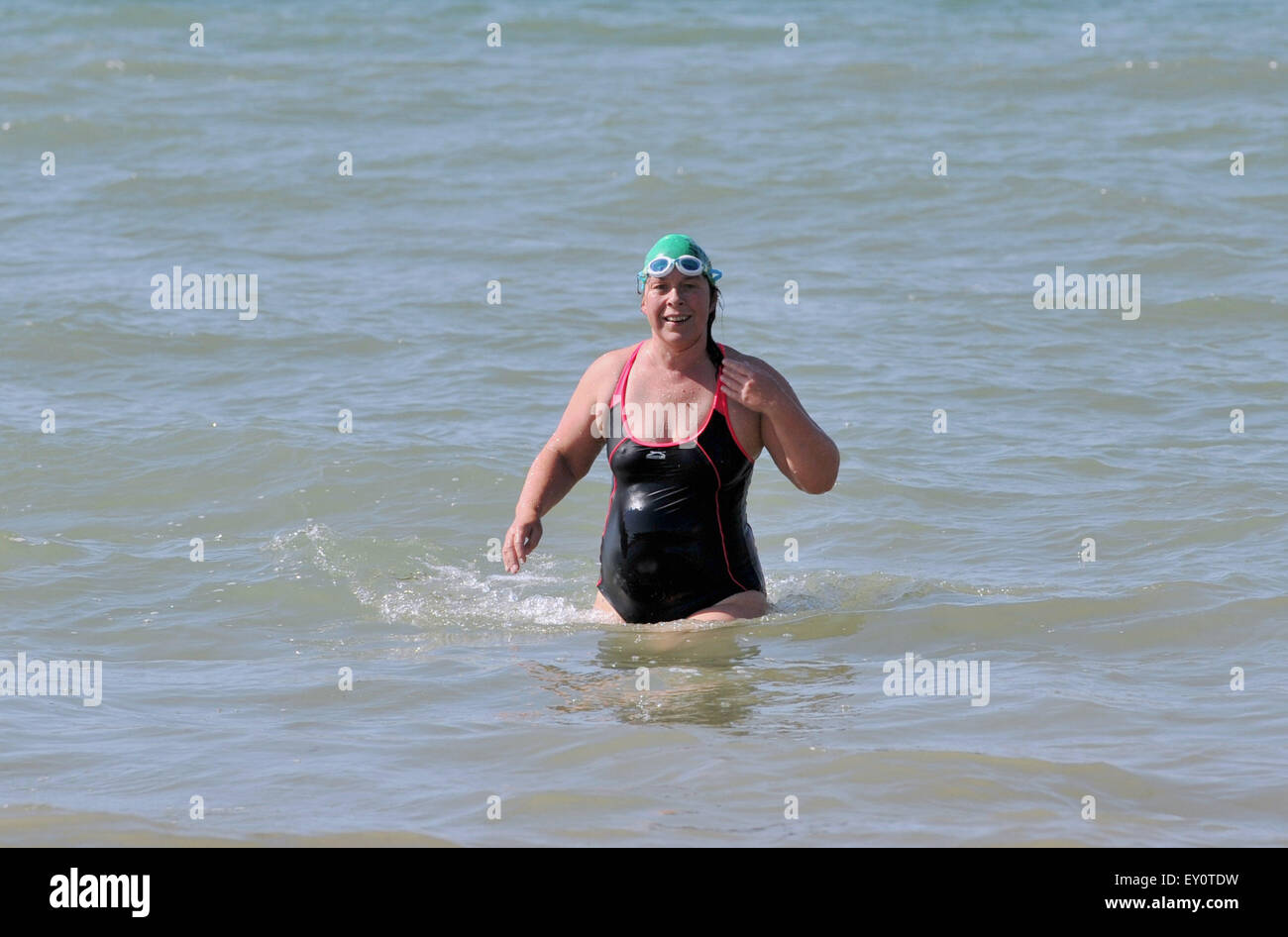 Female simmer uk hi-res stock photography and images - Alamy