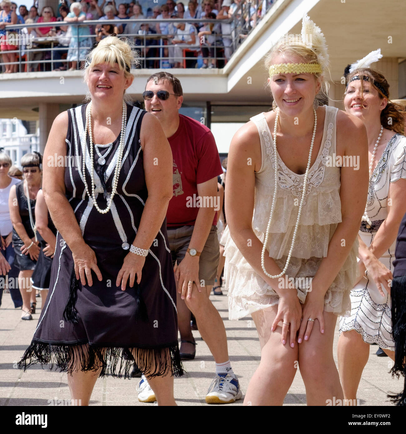 1920s flapper dancing hi-res stock photography and images - Alamy