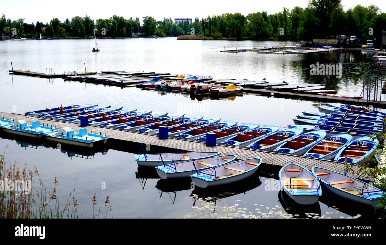 Vienna by boat hi-res stock photography and images - Alamy