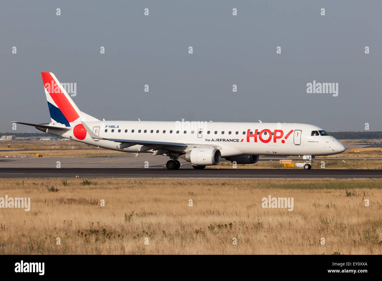 Embraer 190 jet hi-res stock photography and images - Alamy