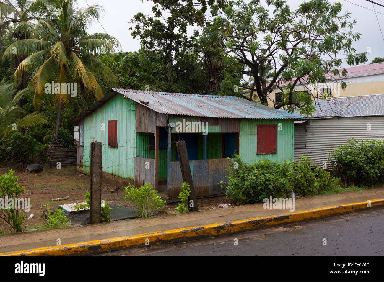 Tin house hi-res stock photography and images - Alamy