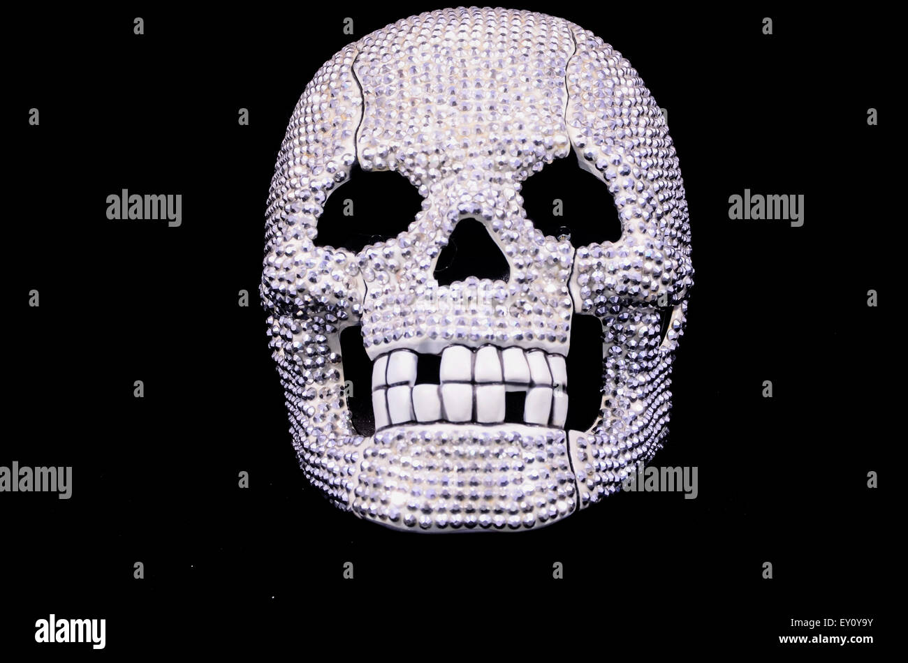 Tooth diamond sign hi-res stock photography and images - Alamy
