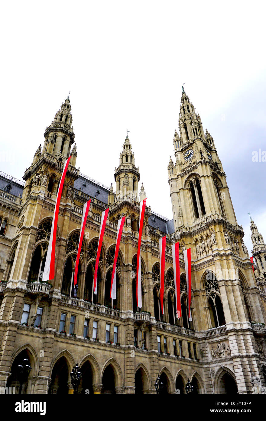 Tall building in cloud hi-res stock photography and images - Alamy