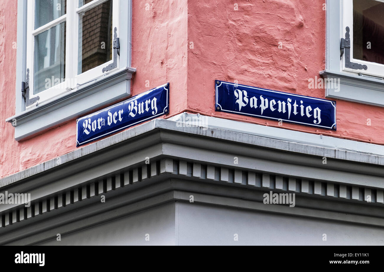 Old enamel signs hi-res stock photography and images - Alamy