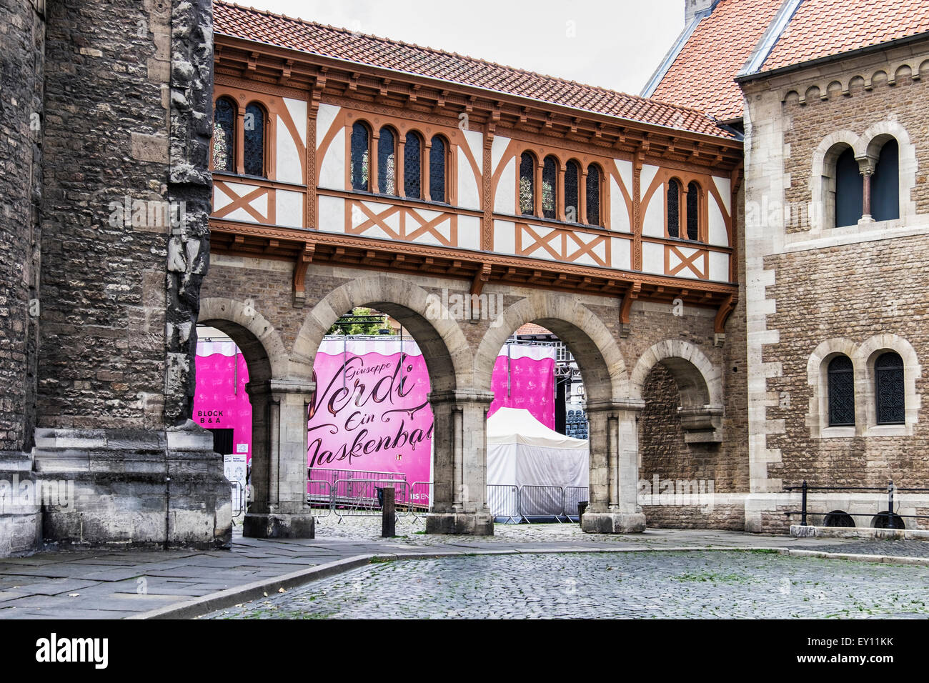 Braunschweig dankwarderode castle and brunswick cathedral hi-res stock ...