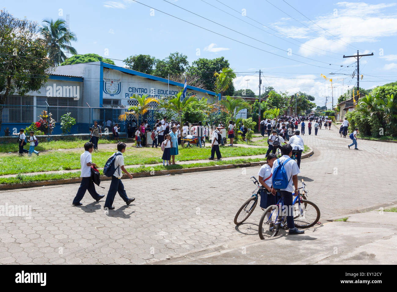 Students going home after class in Niquinohomo, Nicaragua Stock Photo ...