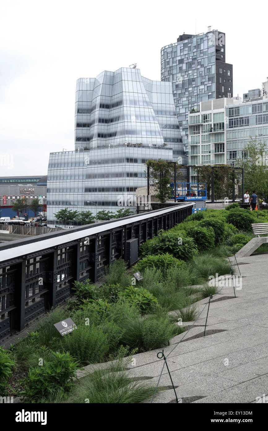 IAC Glass office building, with Chelsea Nouvel behind, from High line ...
