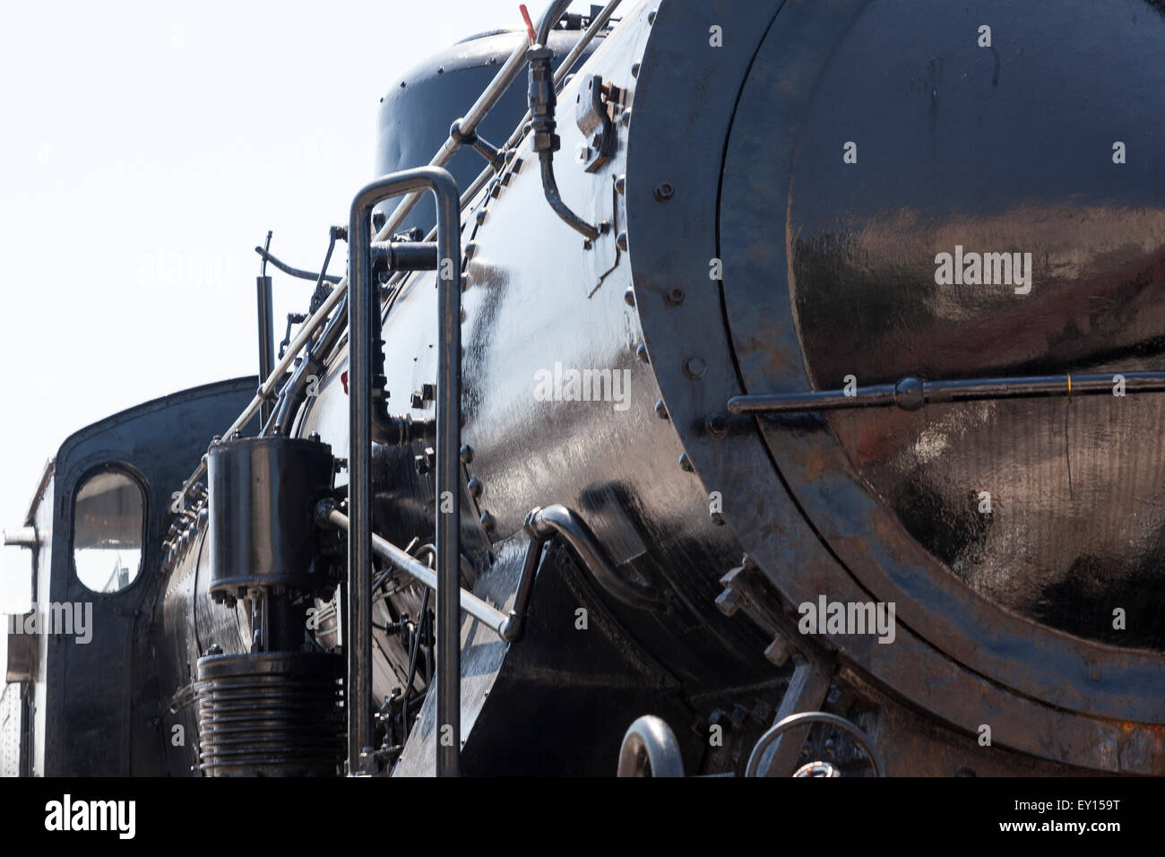 Pescara railway station: old engine Stock Photo - Alamy