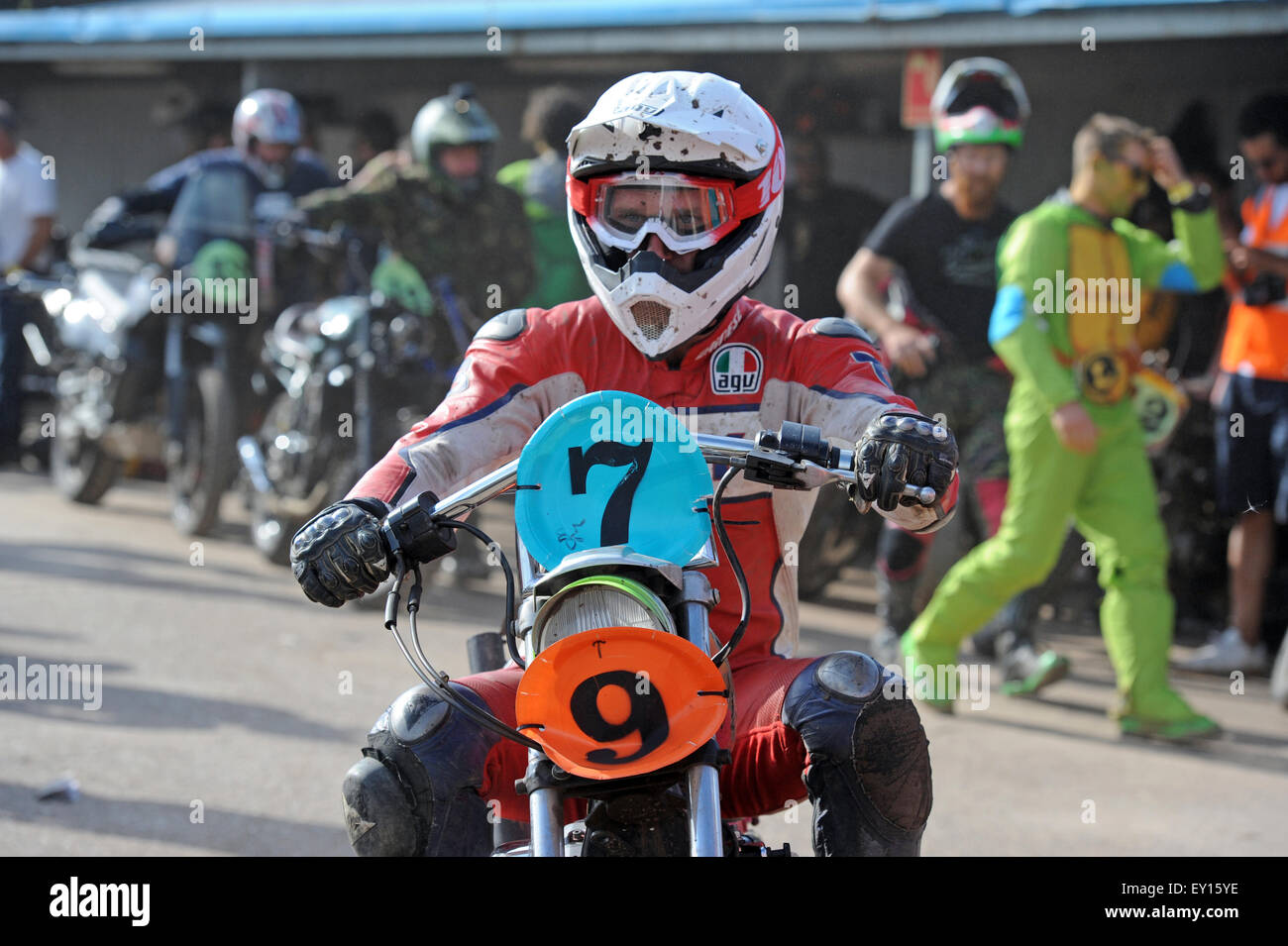 Racing turtles hi-res stock photography and images - Alamy