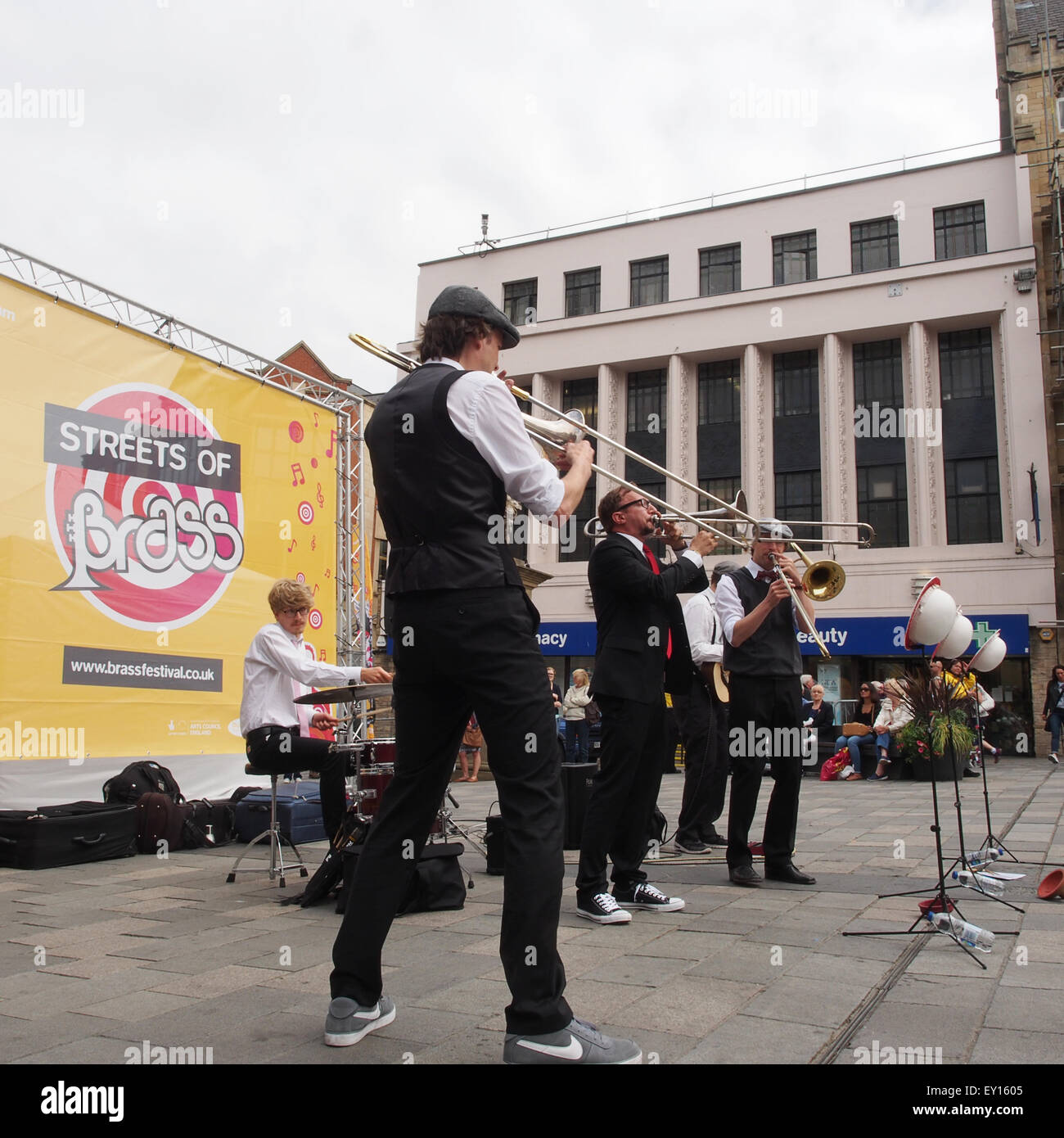 Vibration band hi-res stock photography and images - Alamy