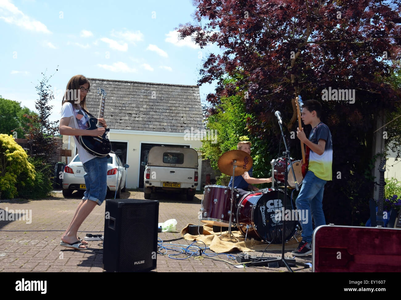 Tolpuddle, Dorset, UK. 19th July, 2015. The festival processtion takes ...