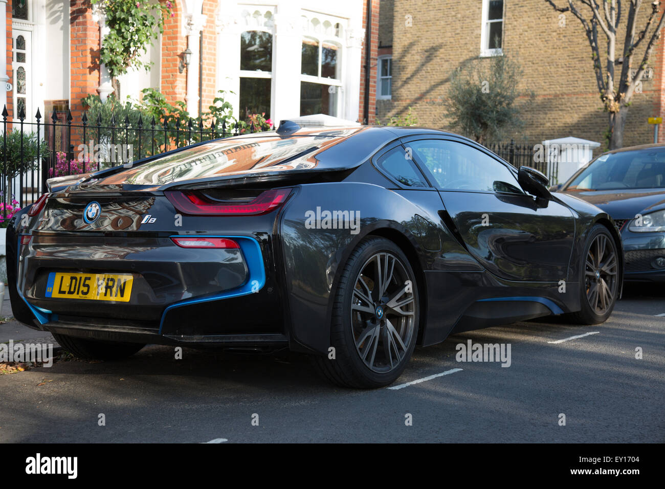 Bmw parked home hi-res stock photography and images - Alamy