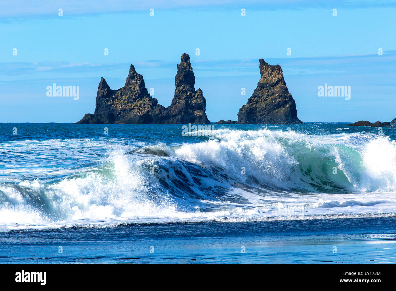 Basalt sea stacks hi-res stock photography and images - Alamy