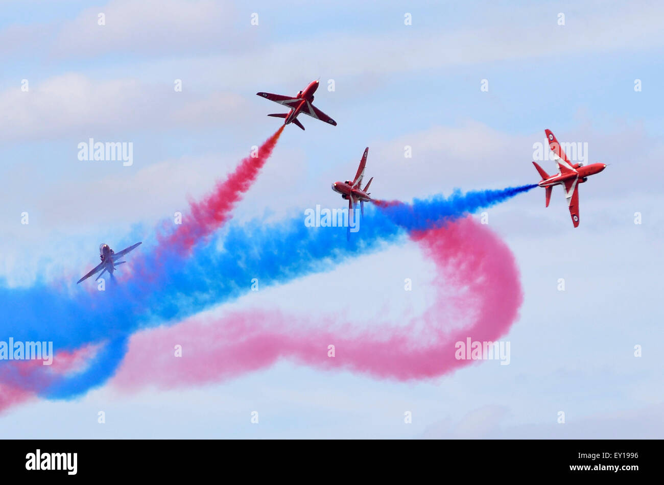 Red Arrows RAF Bae Hawk aircraft displaying at RIAT 2015, Fairford, UK. Credit: Antony Nettle ...