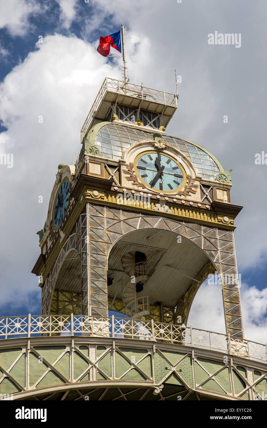 Clock tower on industrial palace hi-res stock photography and images ...