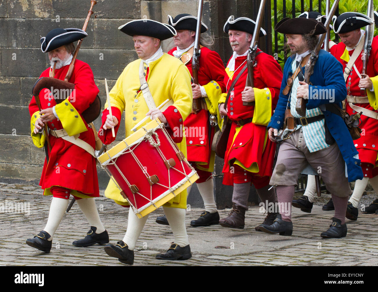 British Redcoats Marching Stock Photos & British Redcoats Marching ...