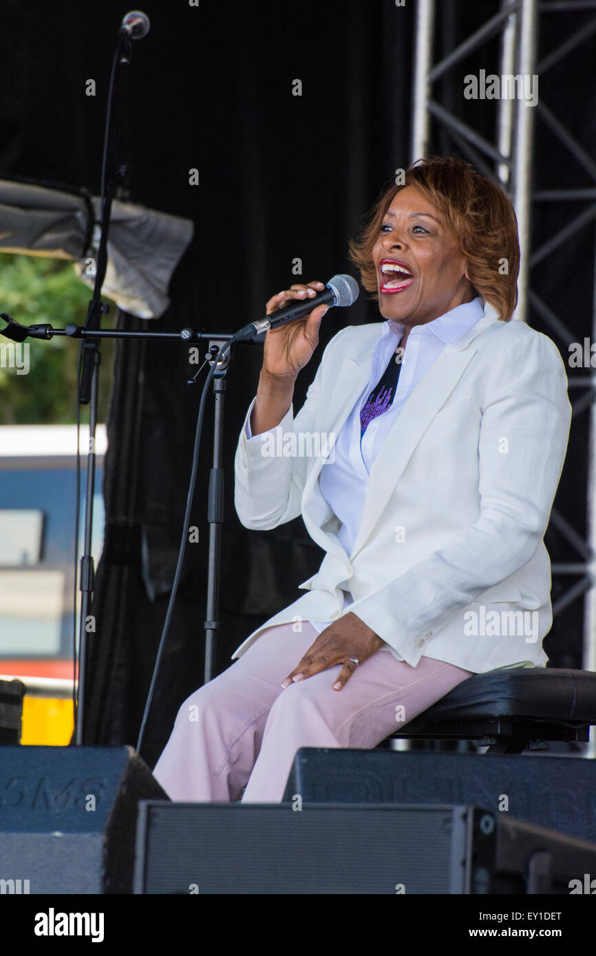 Rose royce singer hi-res stock photography and images - Alamy